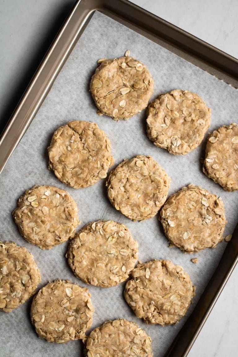Chocolate Peanut Butter Oatcakes - Nourished